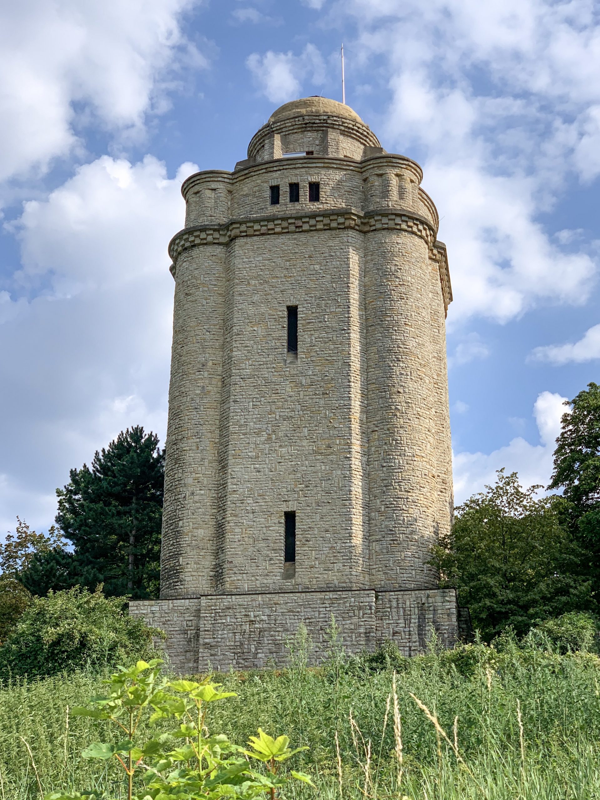 Wanderbericht Hiwweltour Bismarckturm: Geschichte, Panoramen und guter Wein - Rheinhessen-Blog