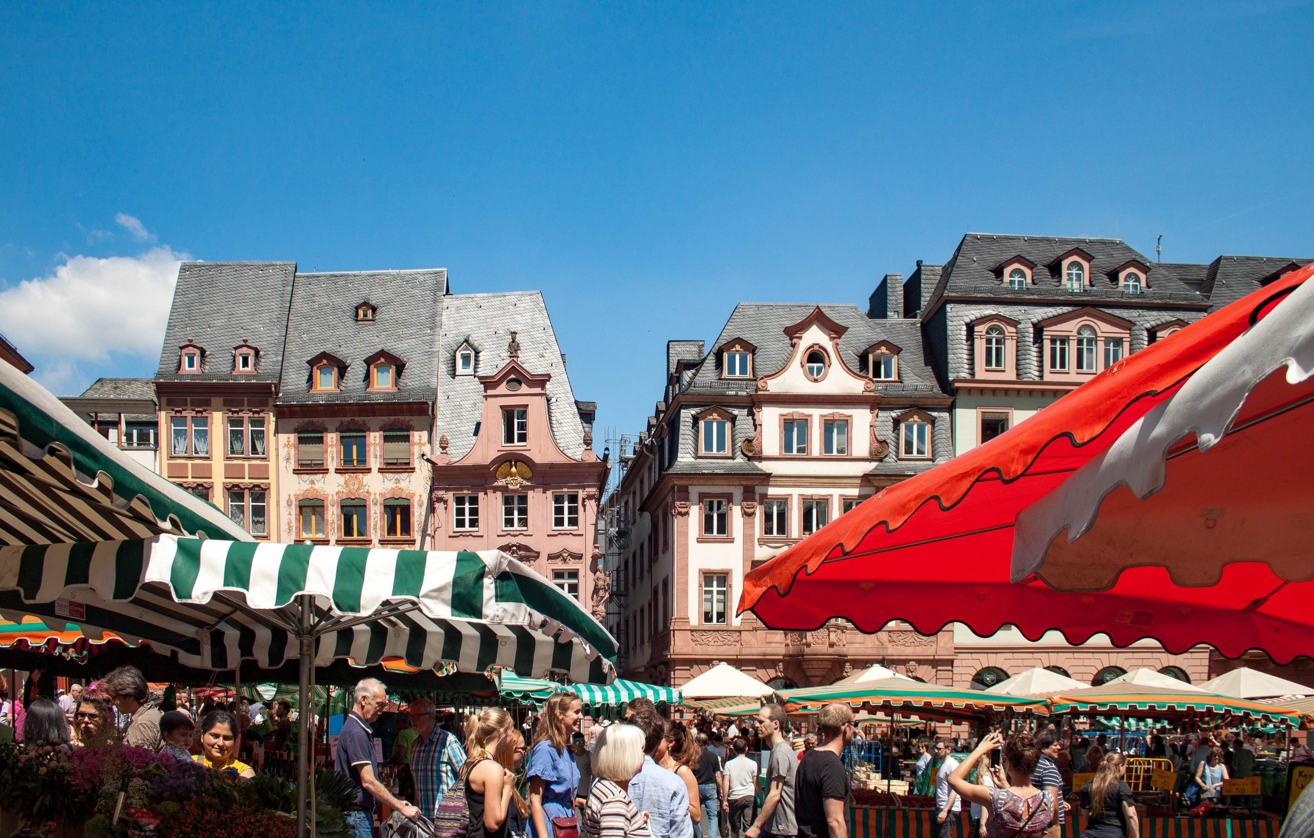 Mainz Fruhstucken Am Rhein
