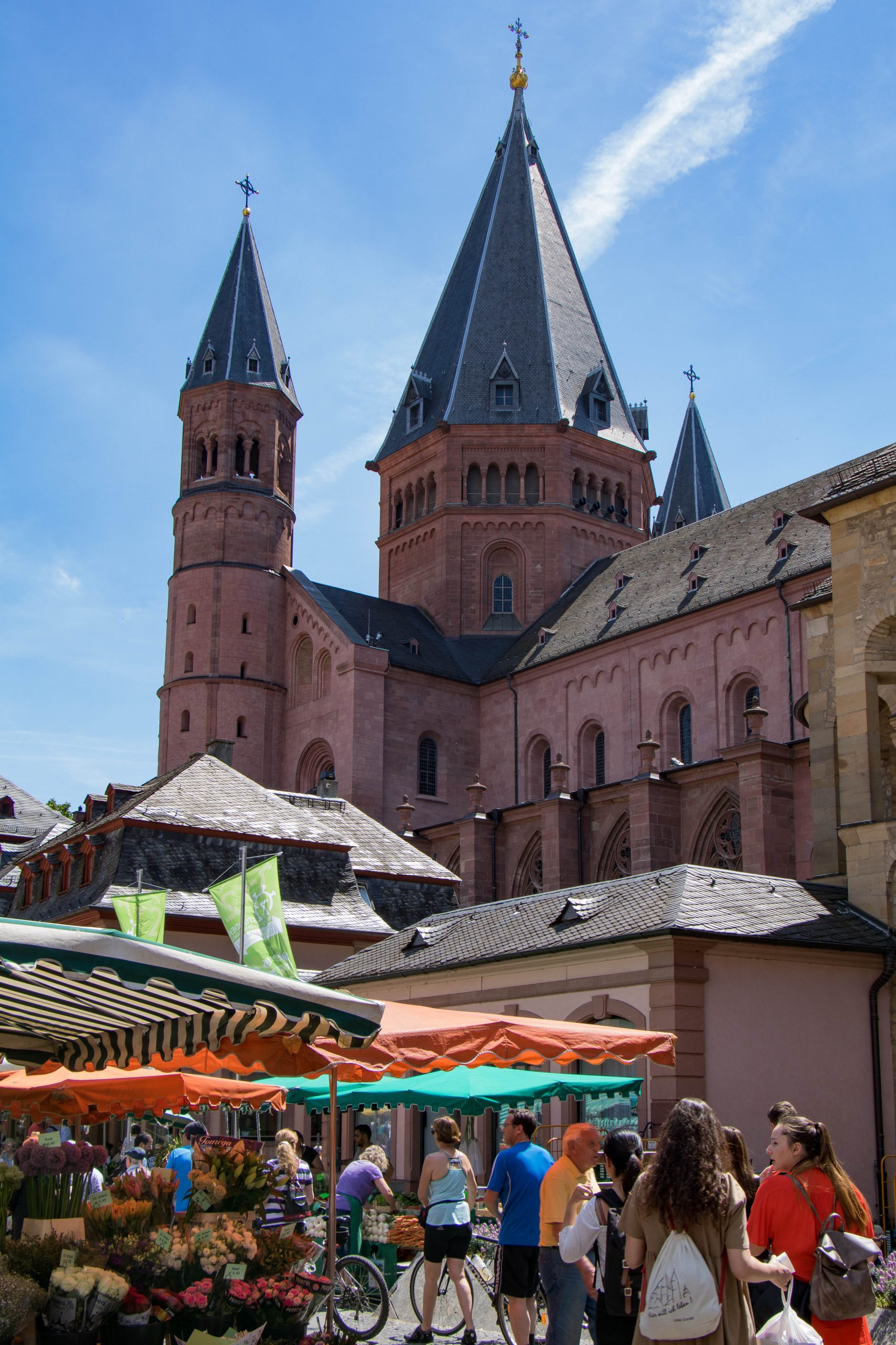 Mainz Fruhstucken Am Rhein