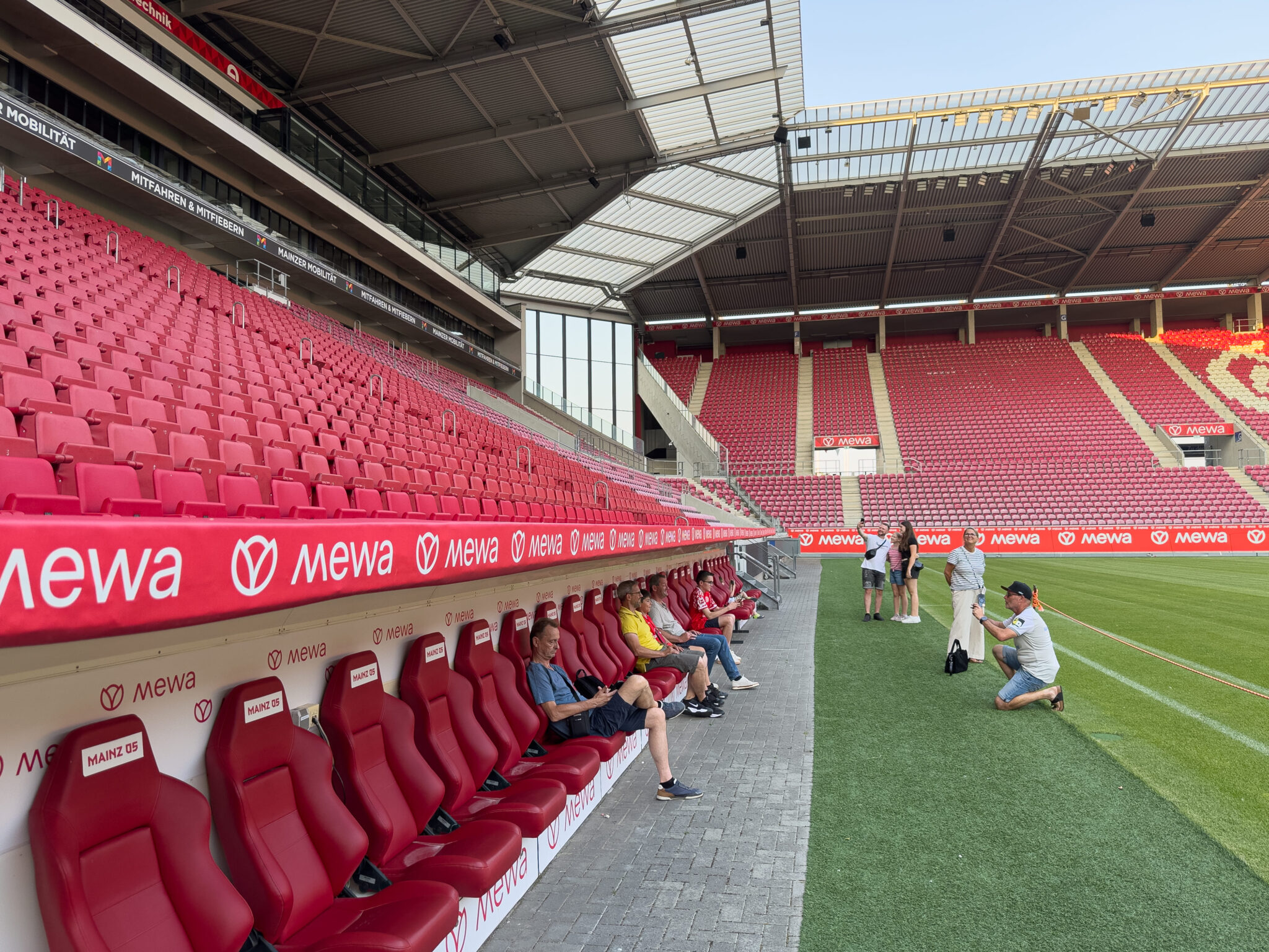Behind the scenes at Mainz 05: stadium tour through the MEWA ARENA ...